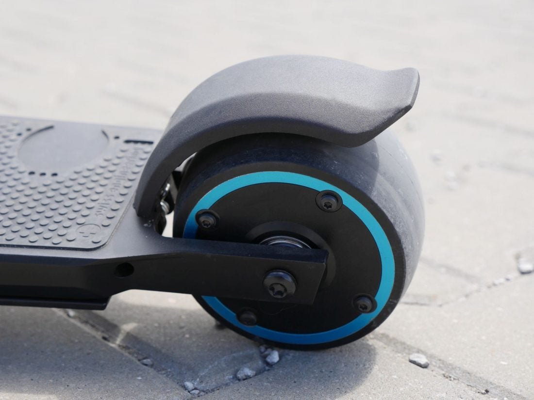 emicro one - nie-w-pełni-elektryczna hulajnoga, której testy sprawiły ...