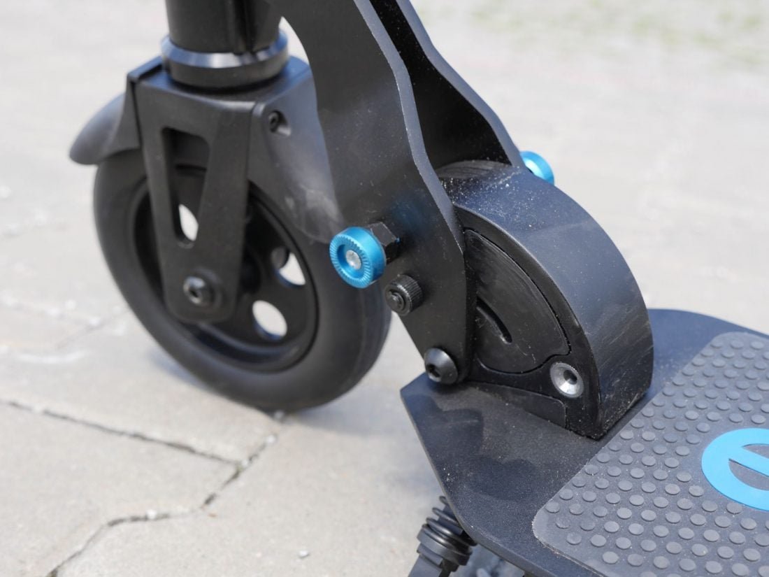 emicro one - nie-w-pełni-elektryczna hulajnoga, której testy sprawiły ...